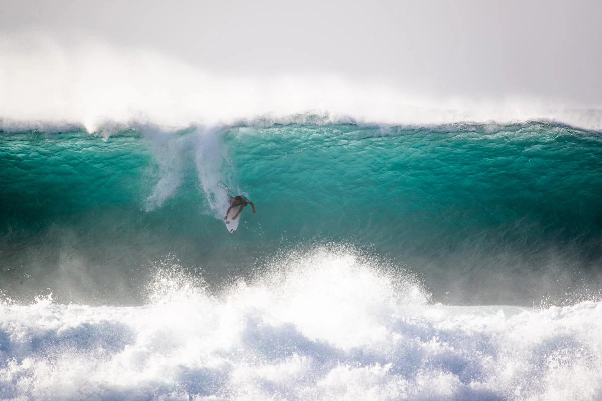 JOSHUA MONIZ E MIGUEL TUDELA CONQUISTAM WILDCARDS PARA O BILLABONG PIPE ...