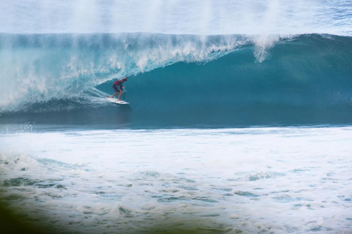 JOSHUA MONIZ E MIGUEL TUDELA CONQUISTAM WILDCARDS PARA O BILLABONG PIPE ...